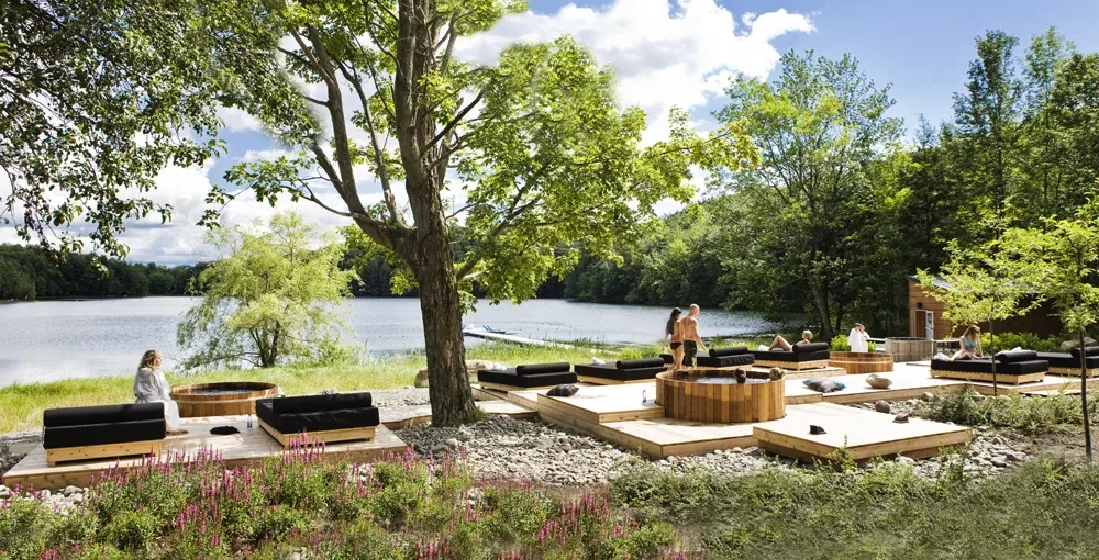 Balnea Spa, Québec installe 6 spas Northern Lights®. - Northern Lights ...